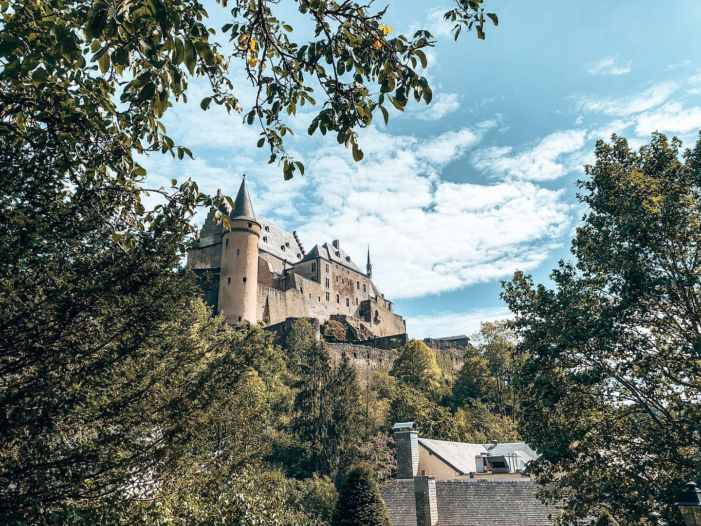 Het mooiste kasteel van Luxemburg: Kasteel Vianden - Reisgenieters.nl